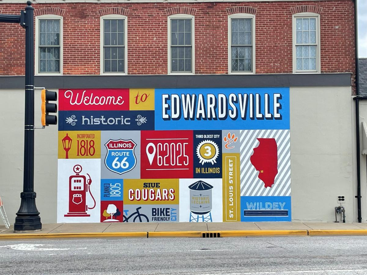 Great Rivers & Routes Route 66 Postcard Murals Become Reality ...